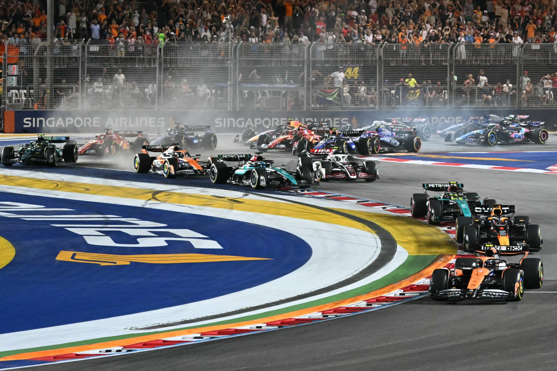 £1.5m-year F1 driver called a ‘legend’ after being pictured alongside ...