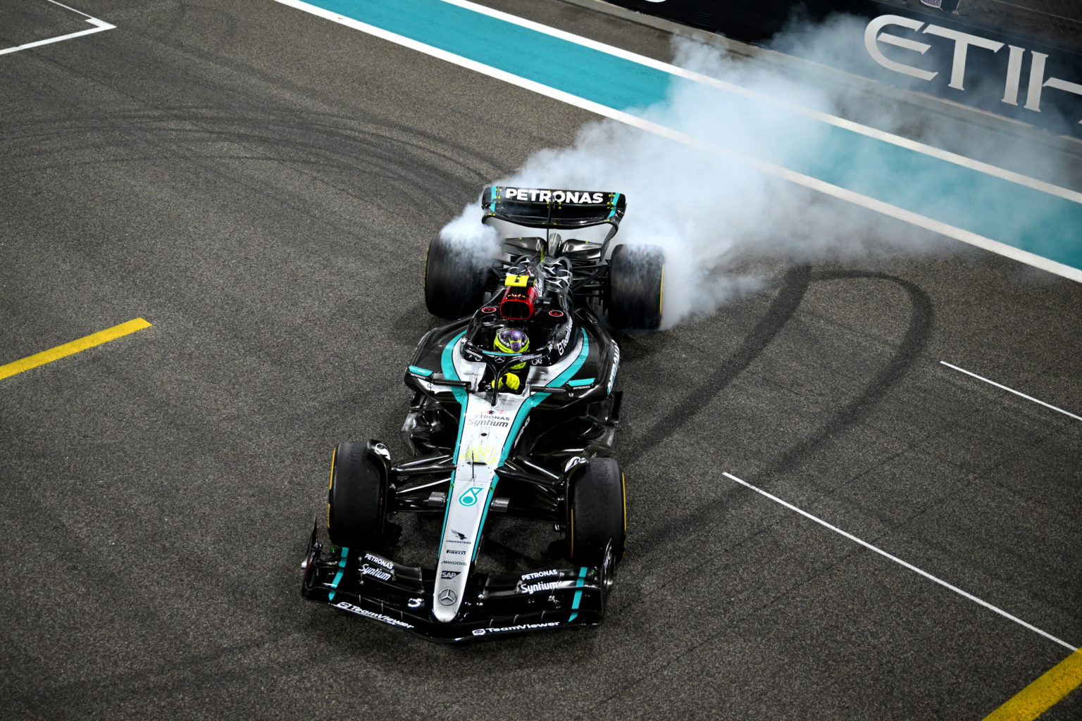 Lewis Hamilton shares the moment it 'really clicked' he was leaving ...