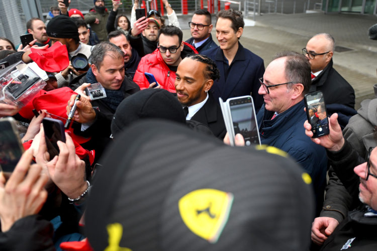 Ferrari fans leave ‘welcome’ message for Lewis Hamilton at Fiorano ...