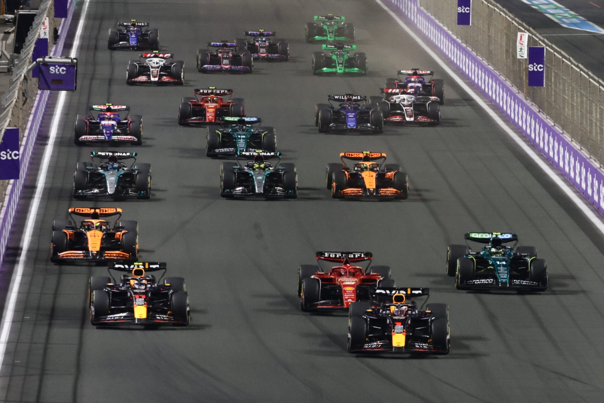 F1 expert says £1.18bn-valued team are now ‘phoning it in’ this season ...