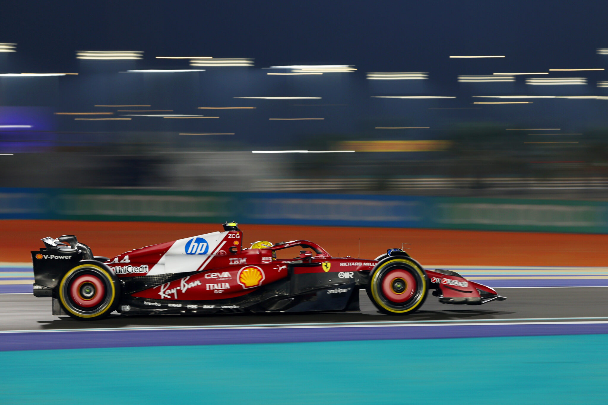 Lewis Hamilton’s former mechanic says his confidence is totally ‘gone ...
